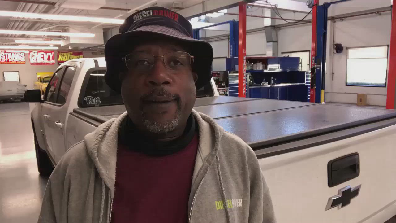 Peragon Retractable Truck-Bed Cover Review V-1